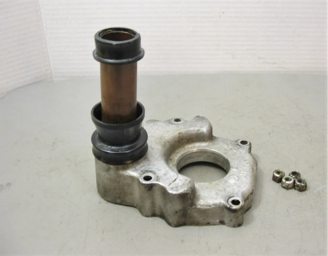 OMC COBRA LOWER Unit Gearcase Water Passage Housing 0915720 0911712 4 ...