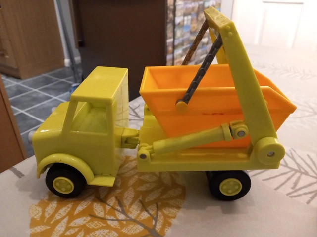 BOB THE BUILDER SKIP The Skip Lorry Truck Vehicle Character Figure Toy ...