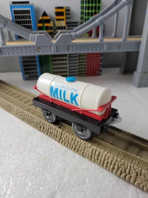 THOMAS & FRIENDS Trackmaster Sodor Milk Tanker Train Tomy HIT Toy £7.19 ...