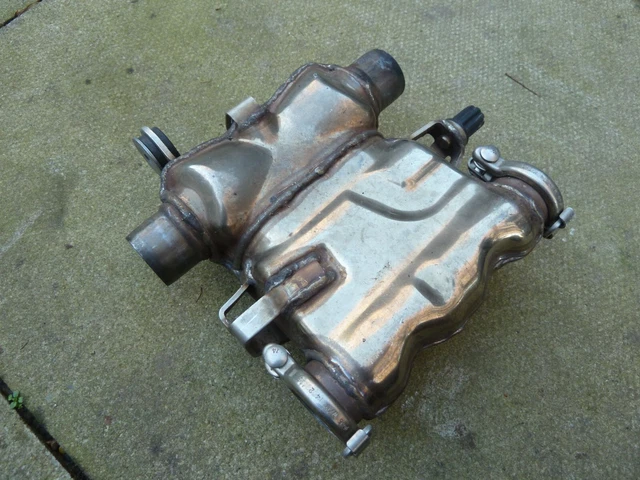 GENUINE TRIUMPH BONNEVILLE Bobber Cat Box Catalyst Box T2201093 t120 ...