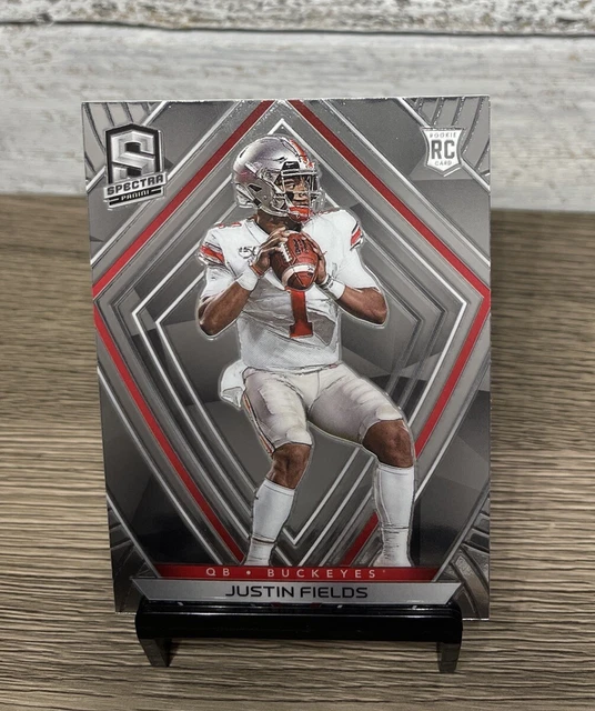 INSERT DE BASE Justin Fields recrue RC Bears 2021 Spectra Chronicles ...