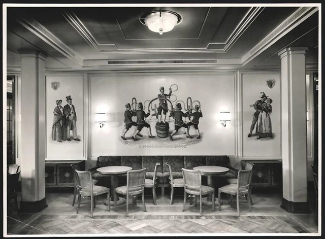FOTOGRAFIE 2.WK, KDF-PASSAGIERSCHIFF Wilhelm Gustloff, Gemälde Alt ...