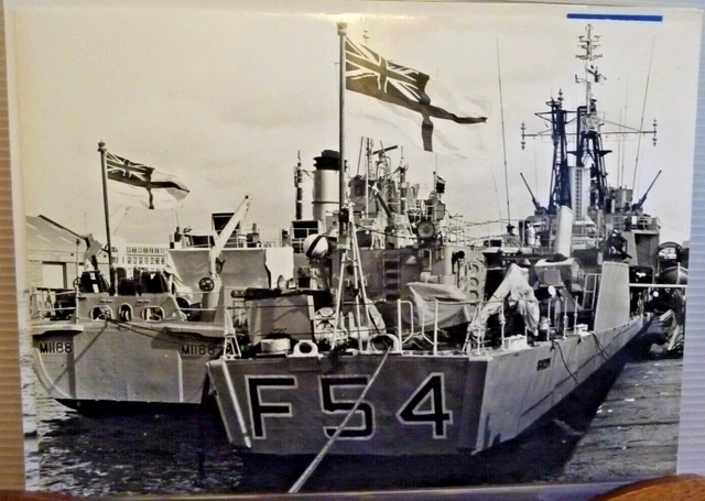 SP02 - 201 - Photograph - Navy - HMS Hardy (F54) & HMS Walkerton (M1188 ...