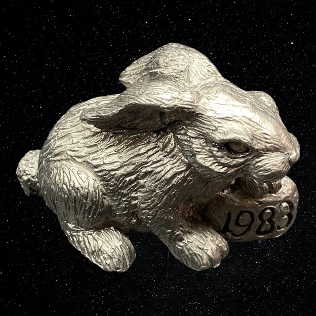 VINTAGE 1983 MICHAEL Ricker Pewter Bunny Rabbit Figurine Dated Rock 1.5 ...