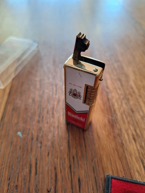 VINTAGE CIGARETTE LIGHTER Winfield Red in Display Case Sunlit Made in ...