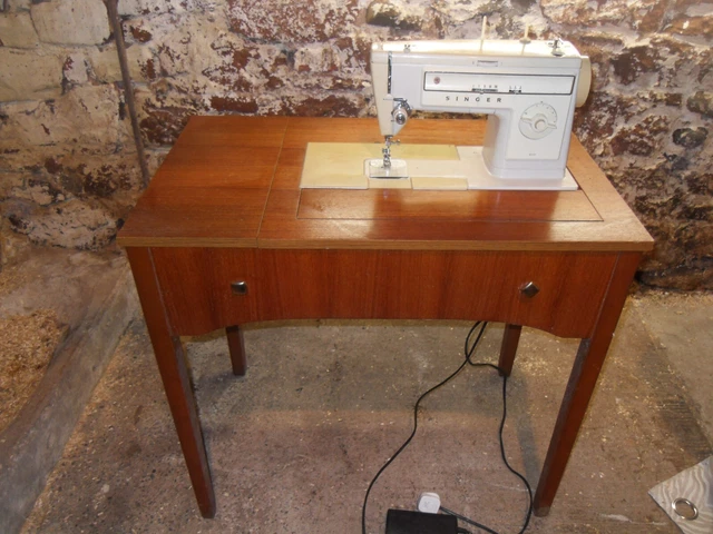 SINGER SEWING MACHINE 522 Electric Table Fold away Cabinet £94.95 ...
