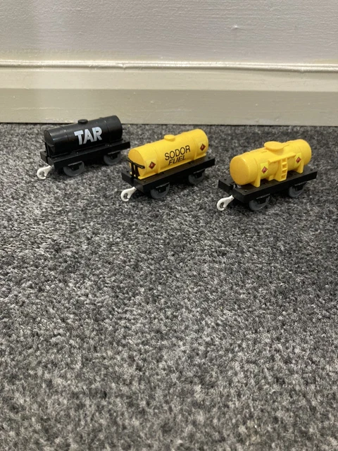 TOMY TRACKMASTER THOMAS the tank engine 3 sodor fuel, Tar & Fuel Tank £ ...