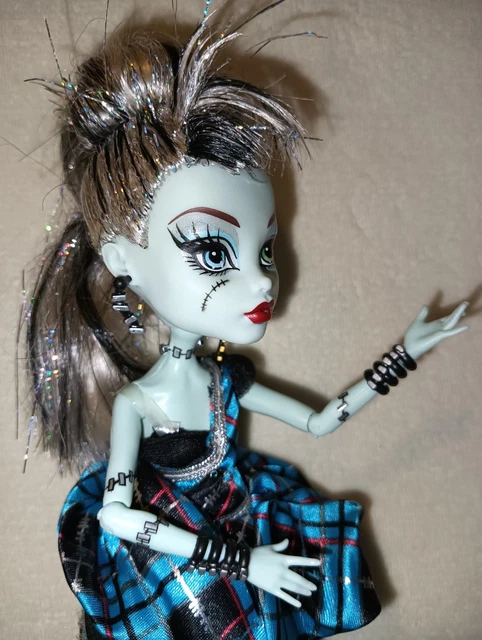 MONSTER HIGH FRANKIE Stein - Sweet 1600. TOTALLY COMPLETE & DISTINCTIVE ...