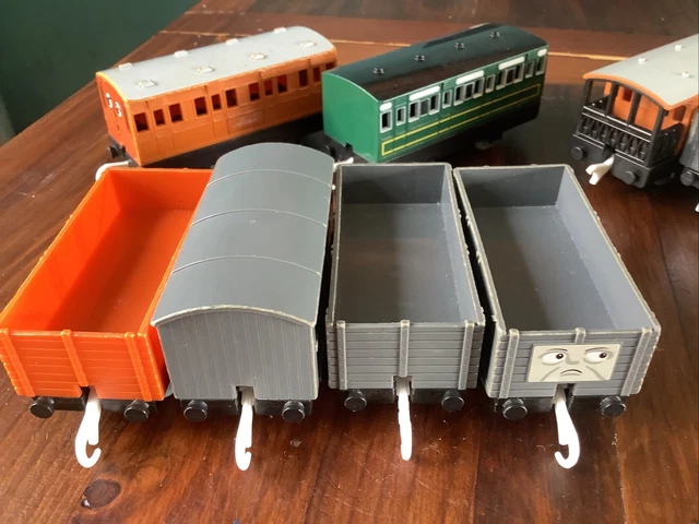 TOMY TRACKMASTER THOMAS Friends Tank Engine 10 Troublesome Trucks Vans ...