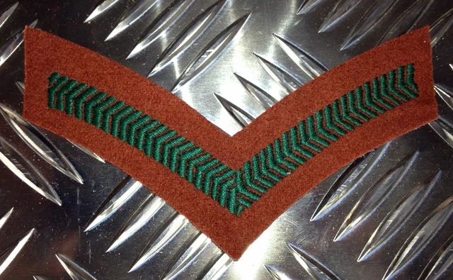 GENUINE BRITISH ARMY Green on Red WRAC Rank Chevrons / Badges/Patches ...