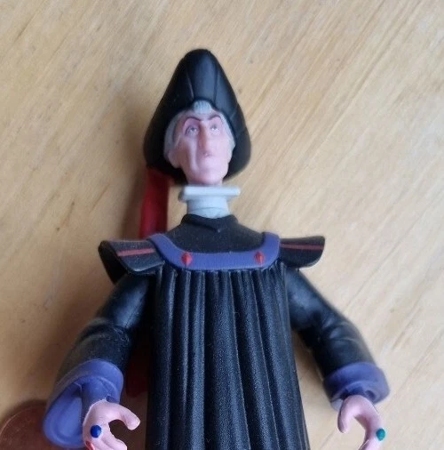 DISNEY JUDGE FROLLO PVC Figure Hunchback Of Notre Dame Villain 3.5 ...