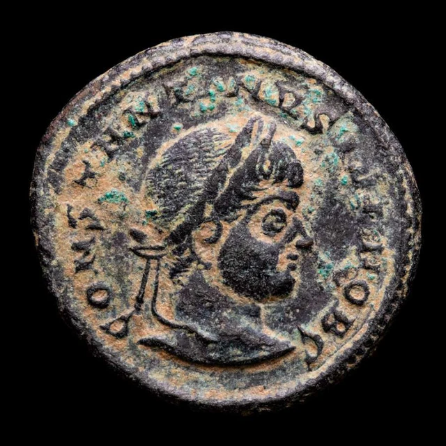 *LUCERNAE* CONSTANTINE II Follis CAESARVM NOSTRORVM VOT V ΓSIS Siscia ...