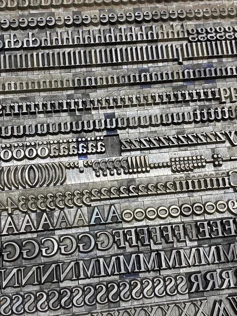 POLICE DE CARACTÈRES plomb lettres typographie imprimerie tampon objet ...