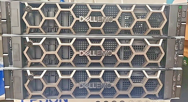 Dell Emc Poweredge R740 2x Xeon 10core Gold 5115 2 4ghz 256gb Ram 2x
