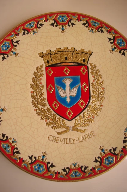 GRAND PLAT ANCIEN en faience émaux de longwy dorures et blason Chevilly ...