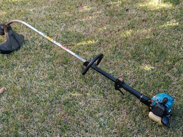 MAKITA RST210 2-STROKE petrol line trimmer Whipper Sniper Sydney $175. ...