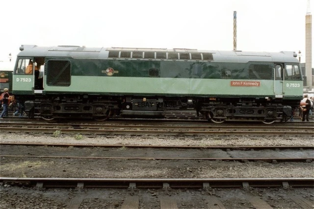 PHOTO DIESEL Loco No D7523 At Worksop Depot 1993 £2.00 - PicClick UK
