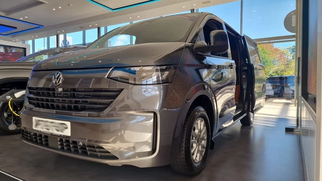 NEW 2025 Volkswagen E Transporter Commerce Pro Electric Van T32 218ps £ ...