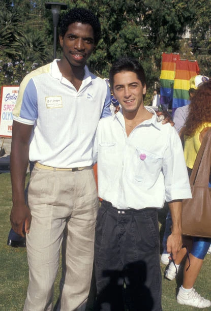 ATHLETE A.C. GREEN and actor Scott Baio 1987 OLD PHOTO 4 EUR 6,59 ...