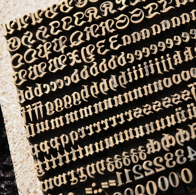 POLICE DE CARACTÈRES à dorer 6 mm fer relieur dorure bronze/laiton ...