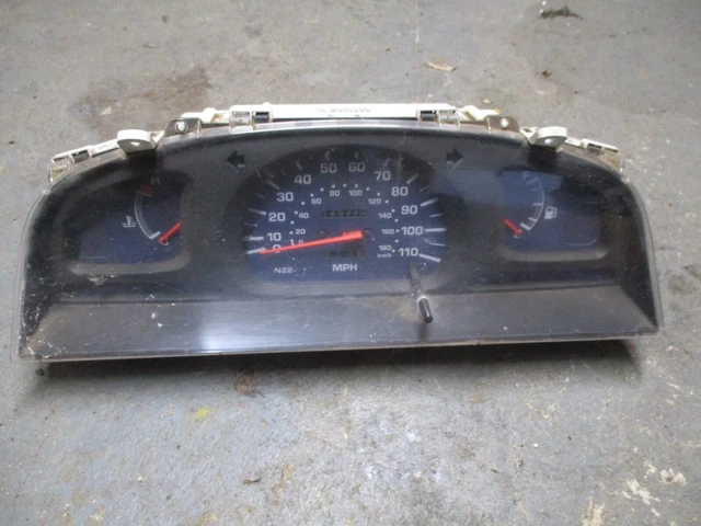 TOYOTA HILUX INSTRUMENT cluster speedo clock 1997 - 2001 2.4 Td mk4 ...