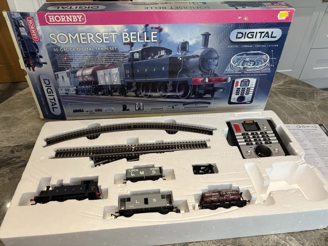 HORNBY MODEL RAILWAYS R1125 Somerset Belle OO Gauge Digital Train Set £ ...