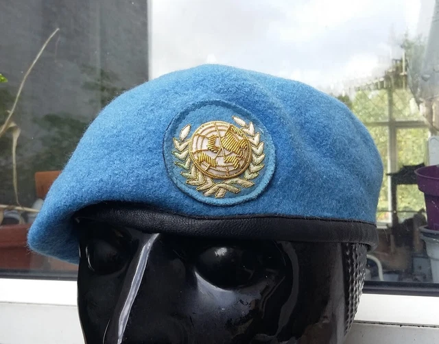 BRITISH ARMY UN UNITED NATIONS OFFICERS BLUE BERET +cap Badge Peace ...