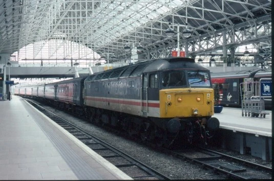 ORIGINAL 35MM colour Slide class 47 47826 manchester P 2002 £0.75 ...