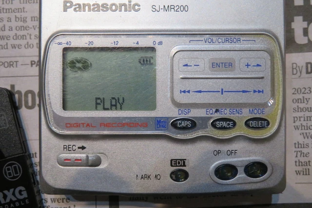PANASONIC SJ-MR200 MINIDISC Player Recorder extremely temperamental ...
