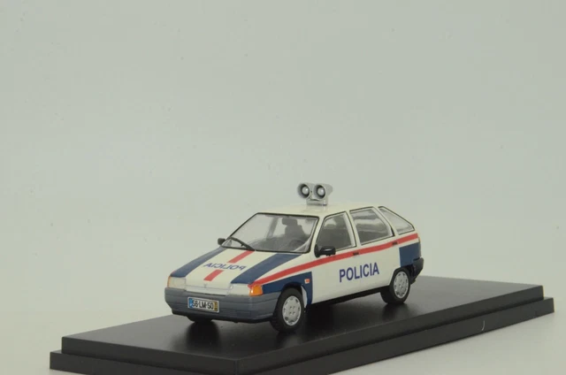 RARE !!! YUGO Floride vieux Portugal police police fait sur mesure 1/43 ...