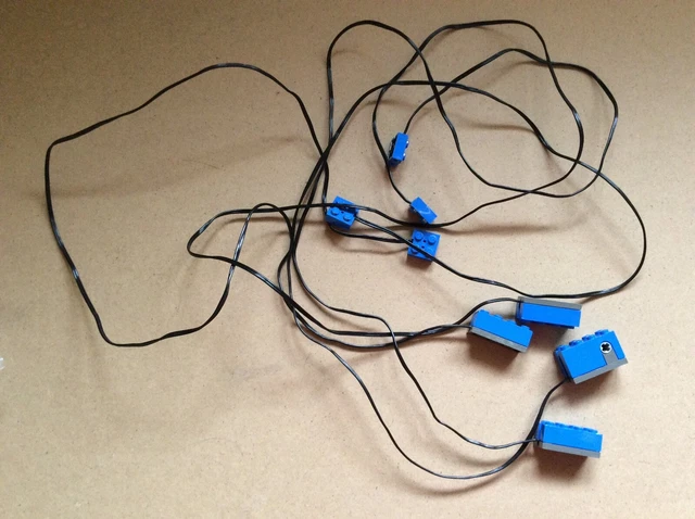 LEGO BRICK 2974C01 Electric Brick 4x2 with Wire & 2x2 blue x 4 £40.00 ...