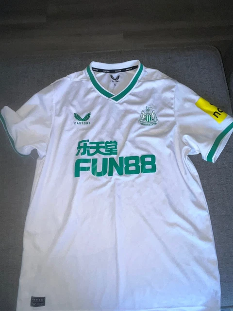 NEWCASTLE UNITED XL Away Kit 2022/2023 Saudi White/Green £5.00 ...