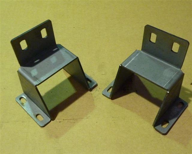 LAND ROVER DEFENDER 110/130 (2 Door) Rear Body Outrigger Body Mounts ...