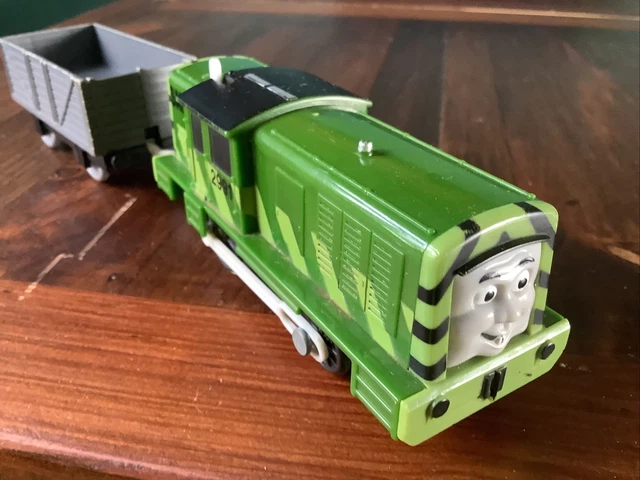 THOMAS TANK ENGINE & Friends Trackmaster Green Salty Motorized Train ...