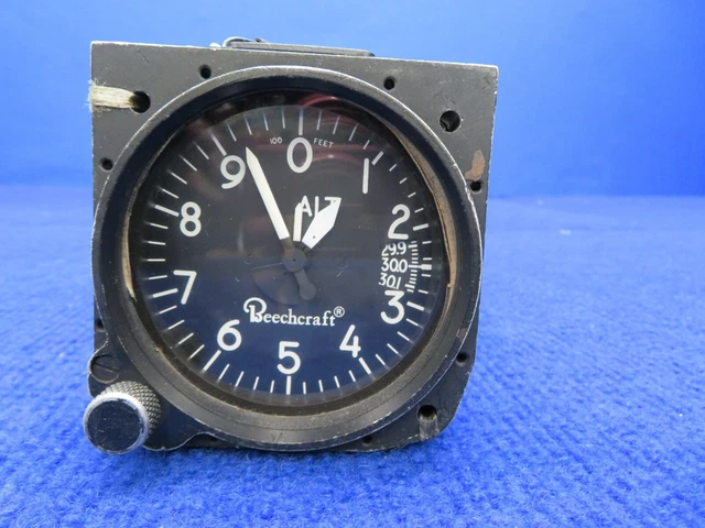 BEECH 58 BARON Aerosonic Altimeter w/ Light Bar 28V P/N 58-380069 (0222 ...