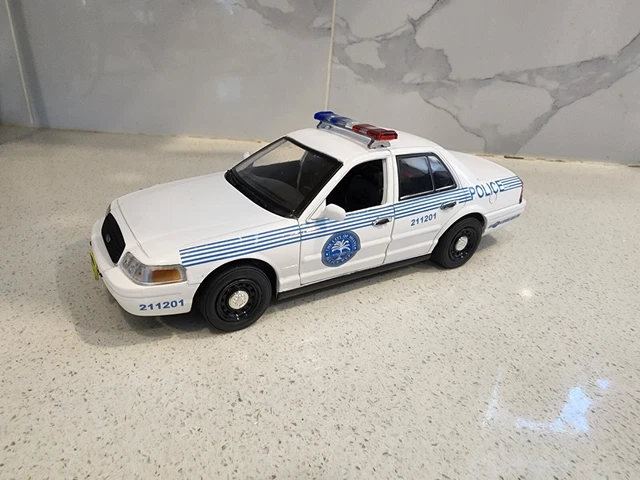 GREENLIGHT 1:24 SCALE Ford Crown Victoria Miami Police "2 Fast 2 ...