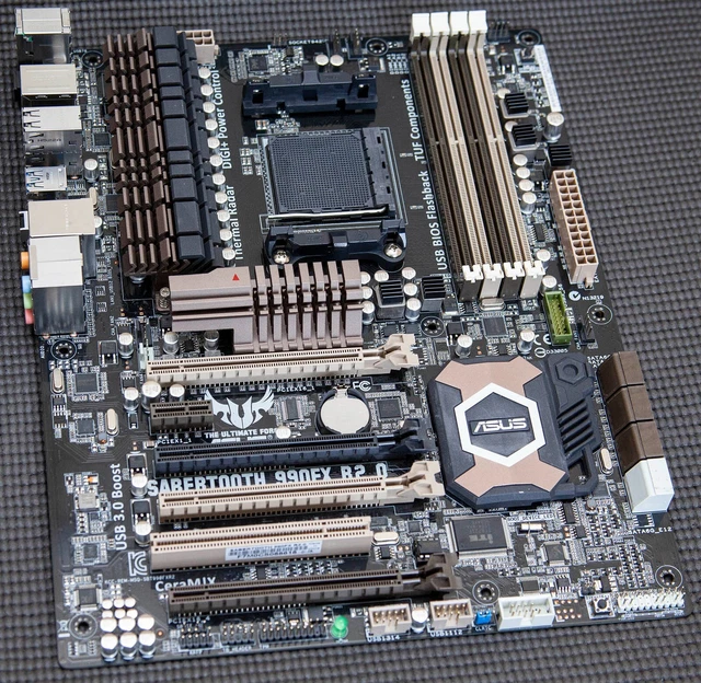 ASUS SABERTOOTH 990FX R2.0 AMD 990FX AM3+ATX Motherboard DDR3 *TESTED ...