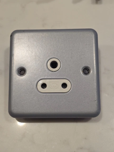 MK ELECTRIC METALCLAD K842ALM 5 Amp Type D / India Round pin Socket £10 ...