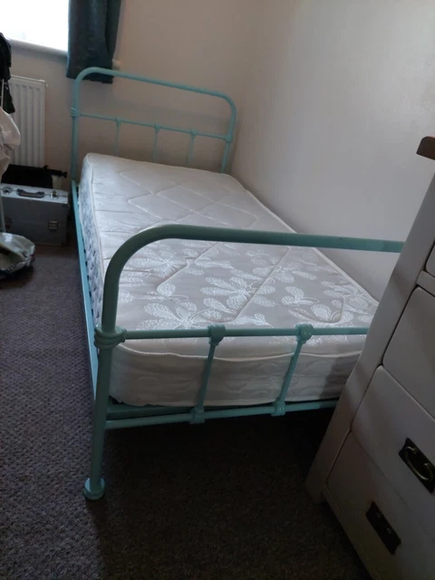 METAL FRAME SINGLE bed with mattress 2m x 1m £0.99 - PicClick UK