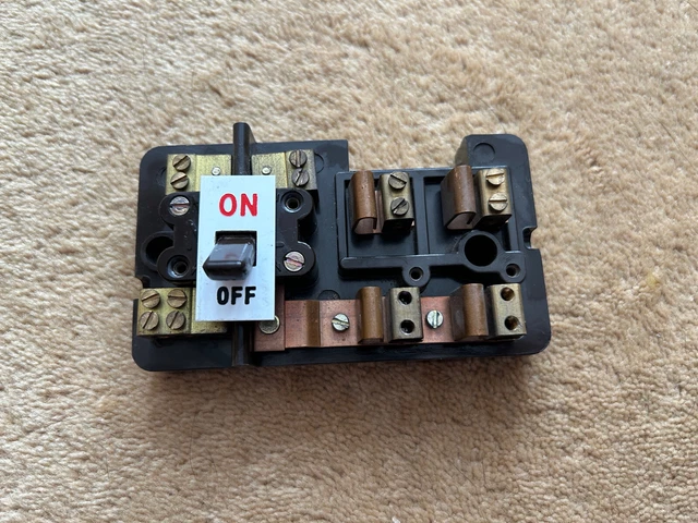 WYLEX REWIRABLE FUSE Board Box Consumer Unit Main Switch Busbar 2 Way £ ...