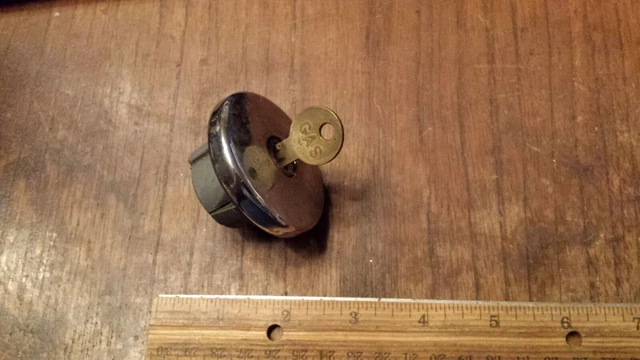 VINTAGE GT19L LOCKING Gas Cap - used, one key £10.00 - PicClick UK