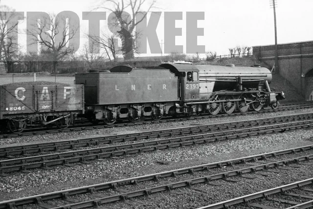 VINTAGE LNER LONDON North Eastern Railway LOCO hand lamp British steam ...