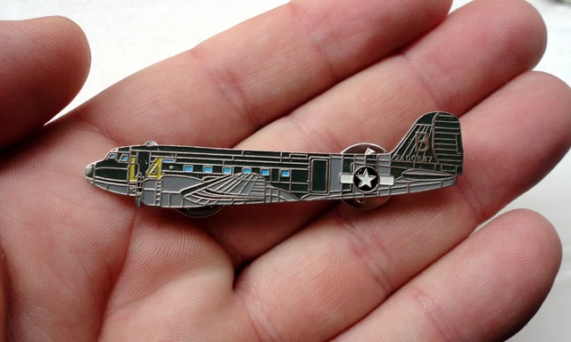 ATLAS EDITIONS USAF Douglas C-47 Dakota Skytrain Pin Badge WW2 D-Day £9 ...