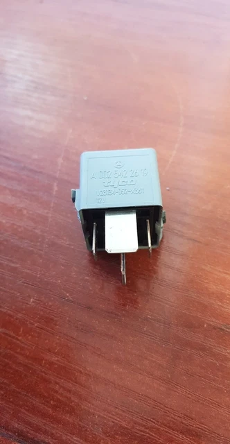 GENUINE MERCEDES-BENZ GREY 4-Pin Fuse Box Relay A0025422619 EUR 6,02 ...