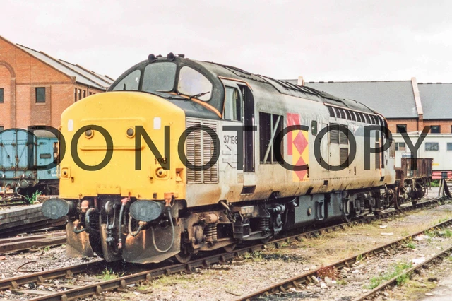 UK DIESEL TRAIN Railway Photograph Of Class 37 Loco 37198. Rm37-674 £1. ...