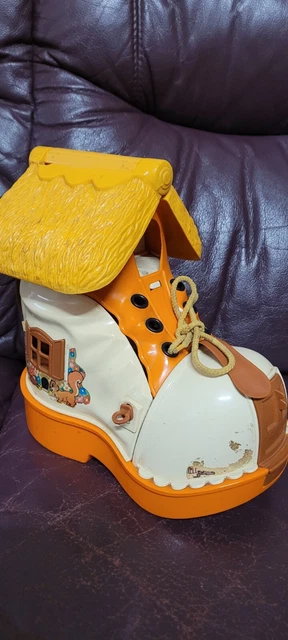 VINTAGE 1977 MATCHBOX Play Boot Shoe House Live N Learn Toy $45.00 ...
