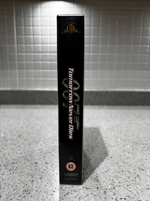 JAMES BOND 007 Tomorrow Never Dies VHS 1997 Pierce Brosnan Teri Hatcher ...