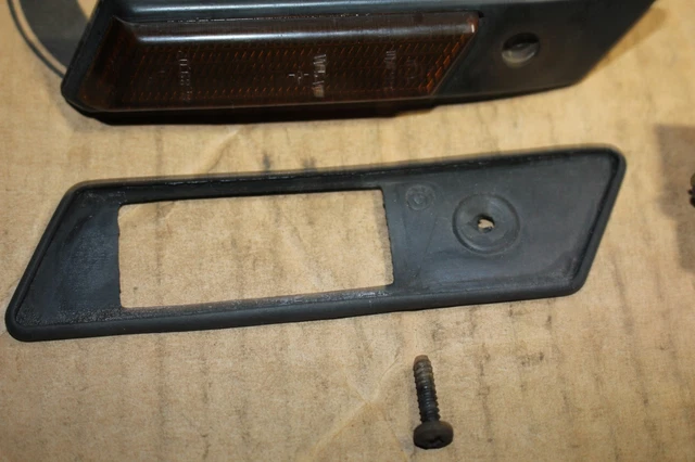 GENUINE BMW E30 M3 Right Turn Indicator Front Fender Amber Dark With ...
