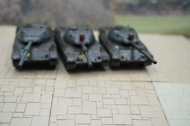 27 ROCO MINITANKS wargaming HO 1/87 tanks military vehicles 3 x Std.Pz ...