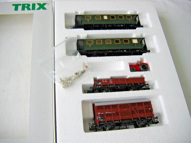 TRIX H0 ART.-NR. 23944 Nebenbahn Wagen-Set, 4-tlg. , mit Traktor ...